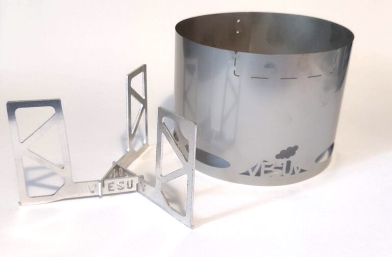 Vesuv Outdoor Titanium Universal Windshield and Potstand – Valley and Peak